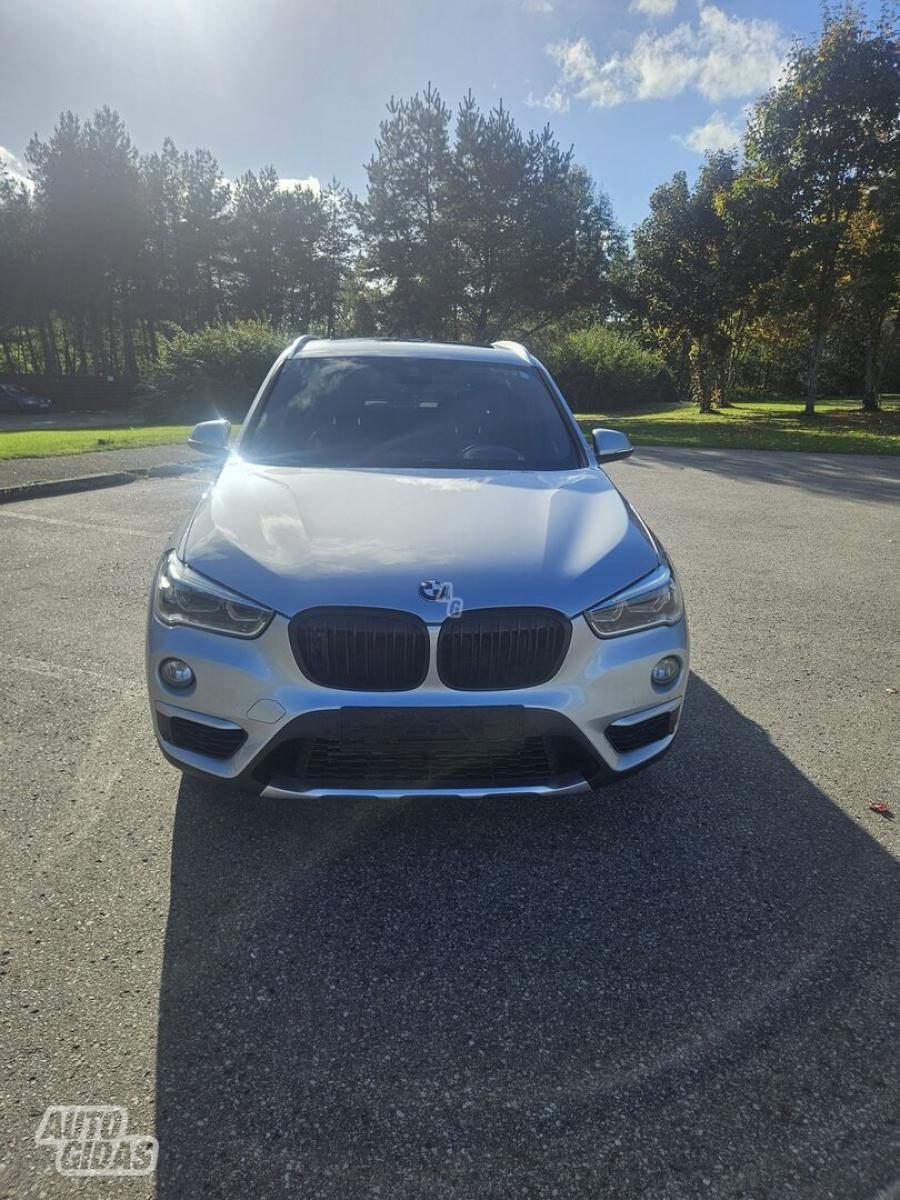 Grey BMW X1 2016 in Ukmerge, with an engine capacity of 2.00 L and mileage of 142 thousand km for 16499 €, photo 4 on AUTOMOTO.COM.LV