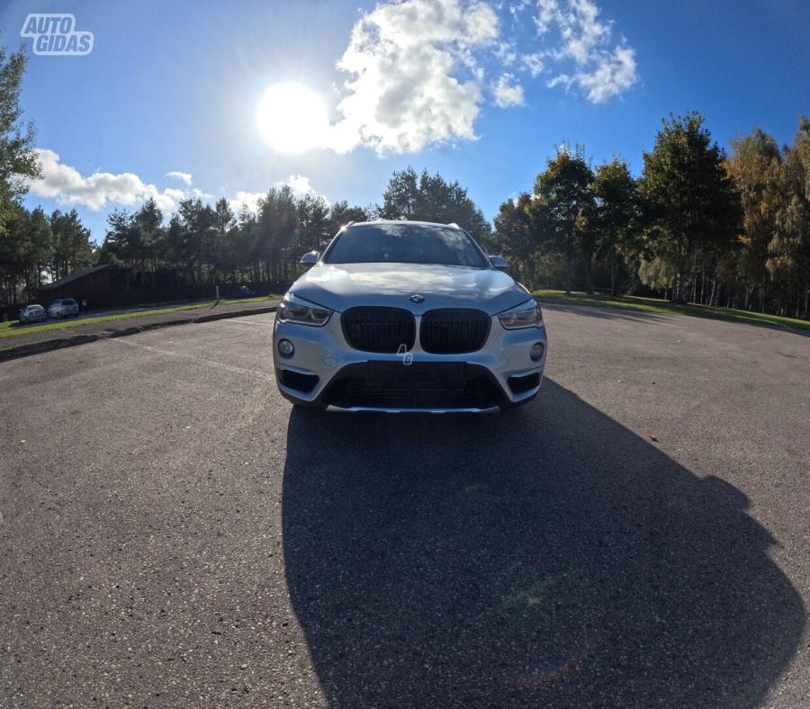 Grey BMW X1 2016 in Ukmerge, with an engine capacity of 2.00 L and mileage of 142 thousand km for 16499 €, photo 10 on AUTOMOTO.COM.LV