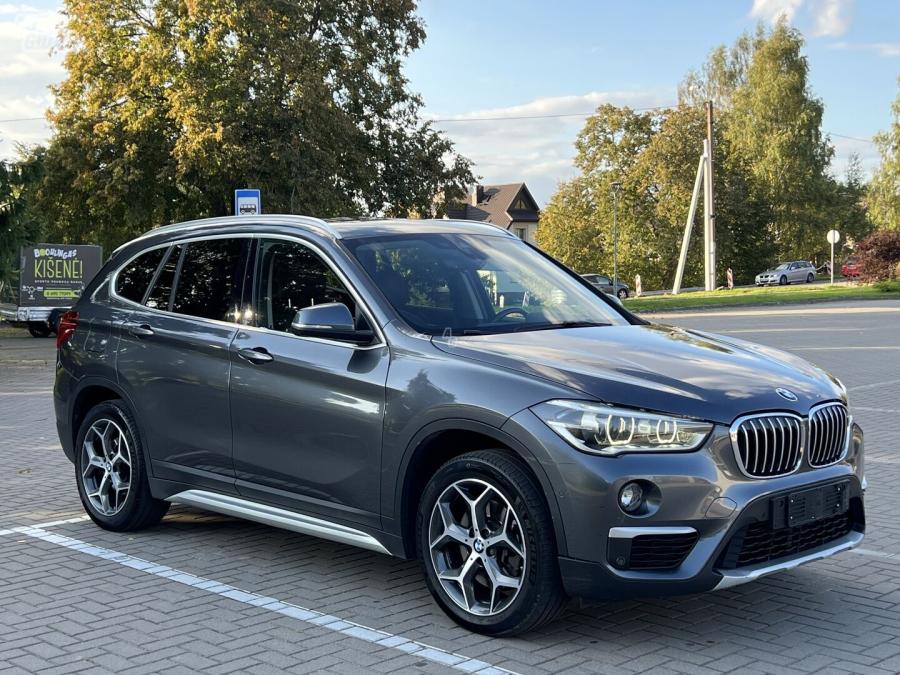 Grey BMW X1 2016 in Trakai, with an engine capacity of 2.00 L and mileage of 268 thousand km for 12800 €, photo 3 on AUTOMOTO.COM.LV
