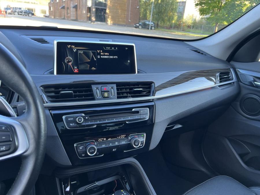 Grey BMW X1 2016 in Trakai, with an engine capacity of 2.00 L and mileage of 268 thousand km for 12800 €, photo 13 on AUTOMOTO.COM.LV