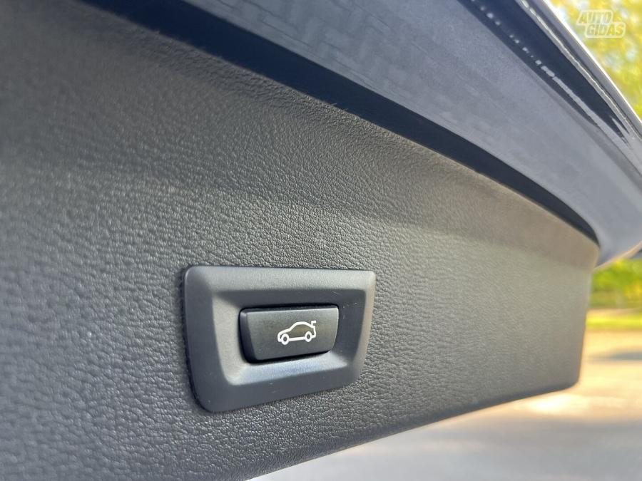 Grey BMW X1 2016 in Trakai, with an engine capacity of 2.00 L and mileage of 268 thousand km for 12800 €, photo 15 on AUTOMOTO.COM.LV