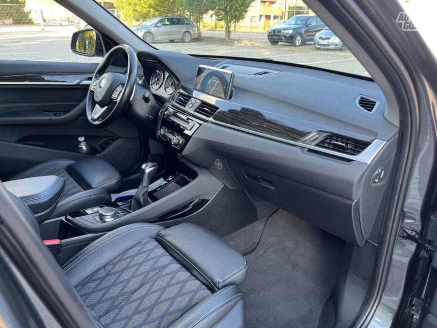 Grey BMW X1 2016 in Trakai, with an engine capacity of 2.00 L and mileage of 268 thousand km for 12800 €, photo 17 on AUTOMOTO.COM.LV