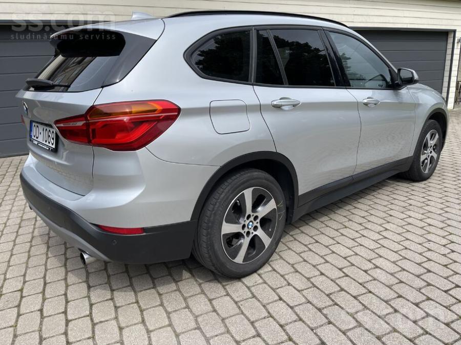 Grey BMW X1 2017 in Riga, with an engine capacity of 2.00 L and mileage of 229 thousand km for 13999 €, photo 4 on AUTOMOTO.COM.LV