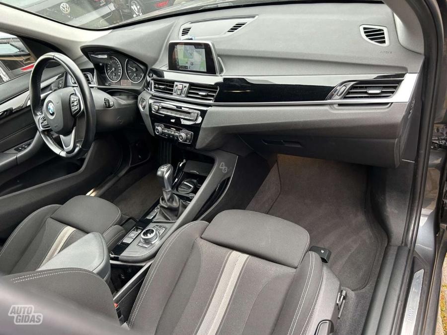 Grey BMW X1 2017 in Kaunas, with an engine capacity of 2.00 L and mileage of 98 thousand km for 23121 €, photo 10 on AUTOMOTO.COM.LV