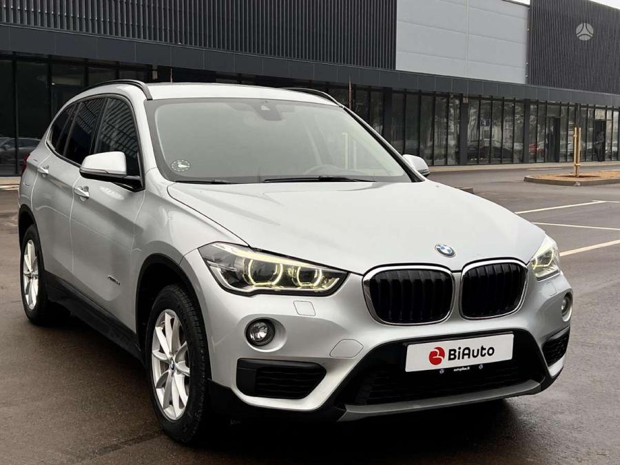 Grey BMW X1 2017 in Utena, with an engine capacity of 2.00 L and mileage of 299 thousand km for 11890 €, photo 5 on AUTOMOTO.COM.LV