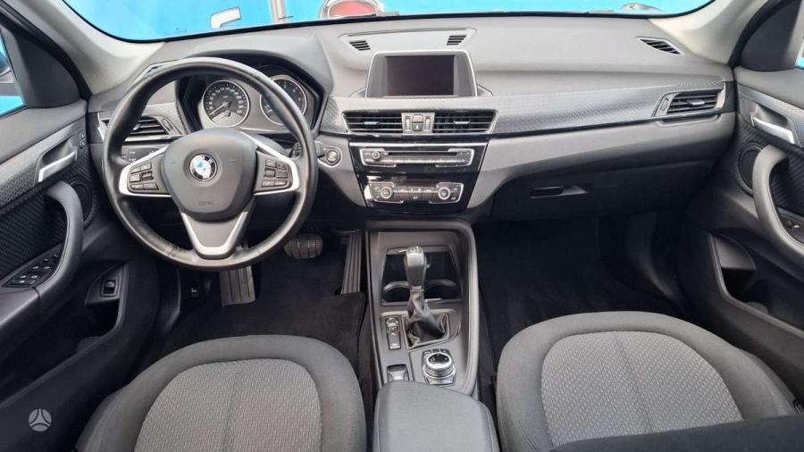 Grey BMW X1 2017 in Siauliai, with an engine capacity of 2.00 L and mileage of 126 thousand km for 12900 €, photo 4 on AUTOMOTO.COM.LV