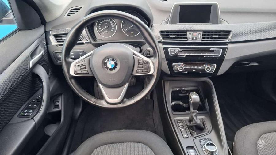 Grey BMW X1 2017 in Siauliai, with an engine capacity of 2.00 L and mileage of 126 thousand km for 12900 €, photo 5 on AUTOMOTO.COM.LV