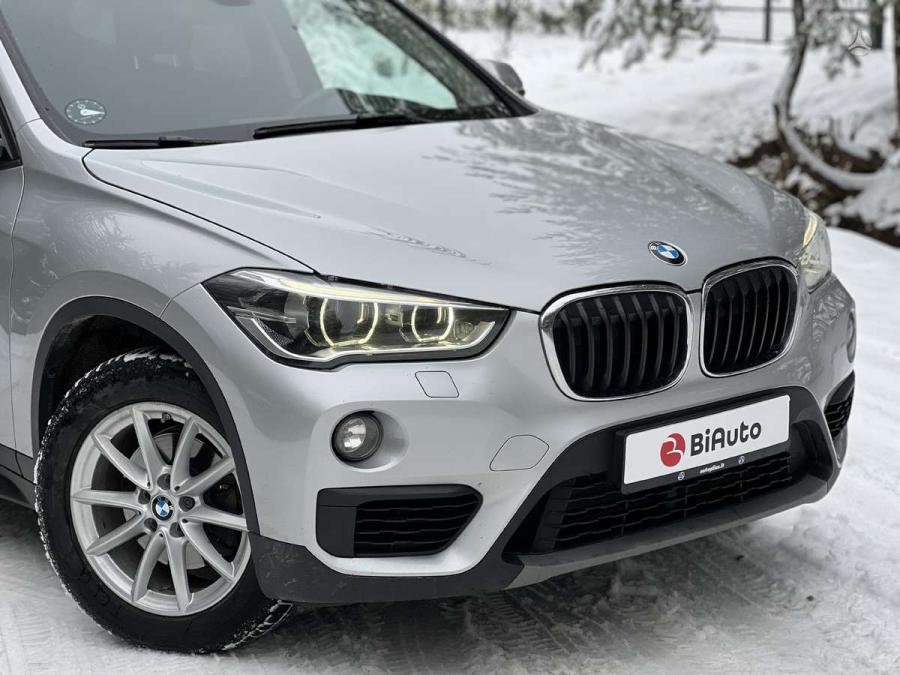 Grey BMW X1 2017 in Utena, with an engine capacity of 2.00 L and mileage of 299 thousand km for 12250 €, photo 9 on AUTOMOTO.COM.LV