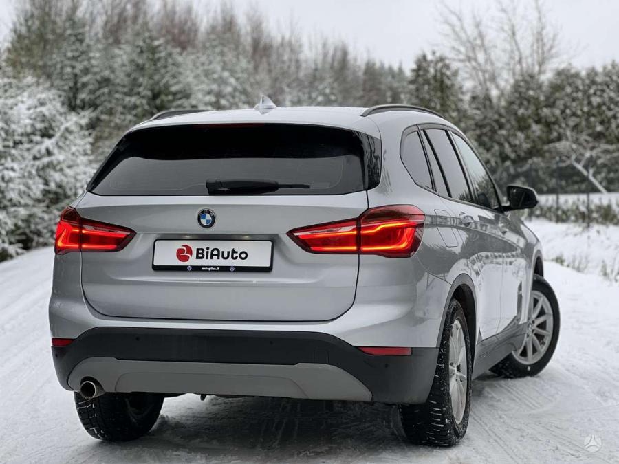 Grey BMW X1 2017 in Utena, with an engine capacity of 2.00 L and mileage of 299 thousand km for 12250 €, photo 11 on AUTOMOTO.COM.LV