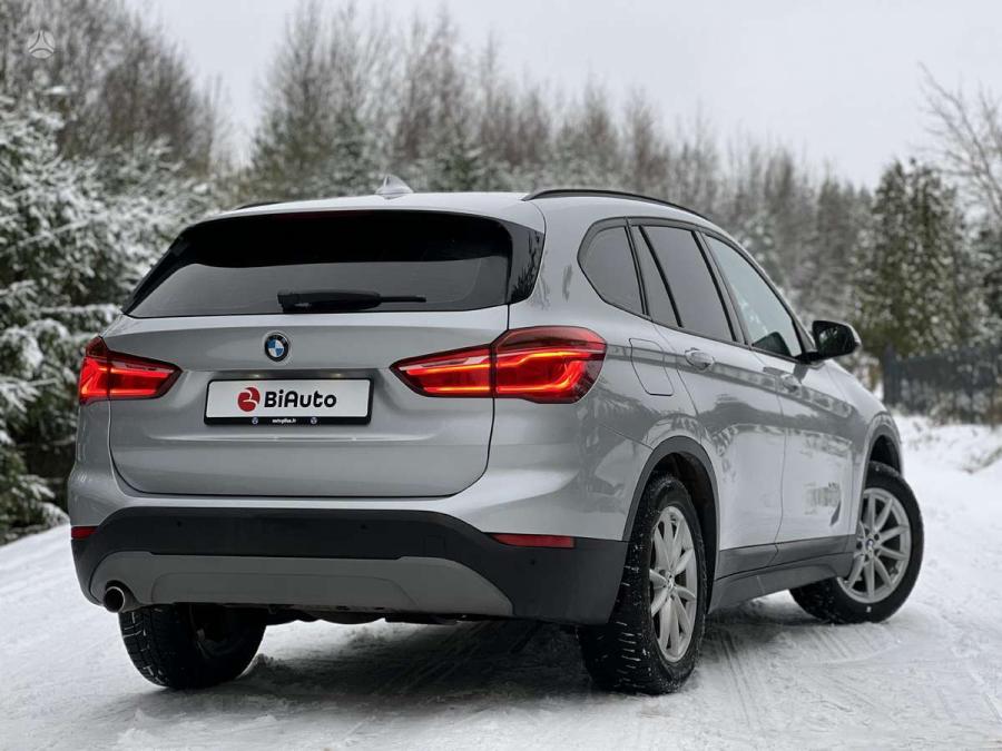 Grey BMW X1 2017 in Utena, with an engine capacity of 2.00 L and mileage of 299 thousand km for 12250 €, photo 12 on AUTOMOTO.COM.LV