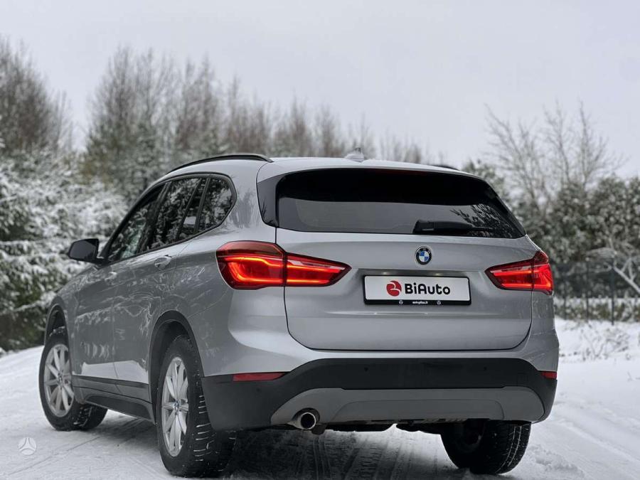 Grey BMW X1 2017 in Utena, with an engine capacity of 2.00 L and mileage of 299 thousand km for 12250 €, photo 15 on AUTOMOTO.COM.LV