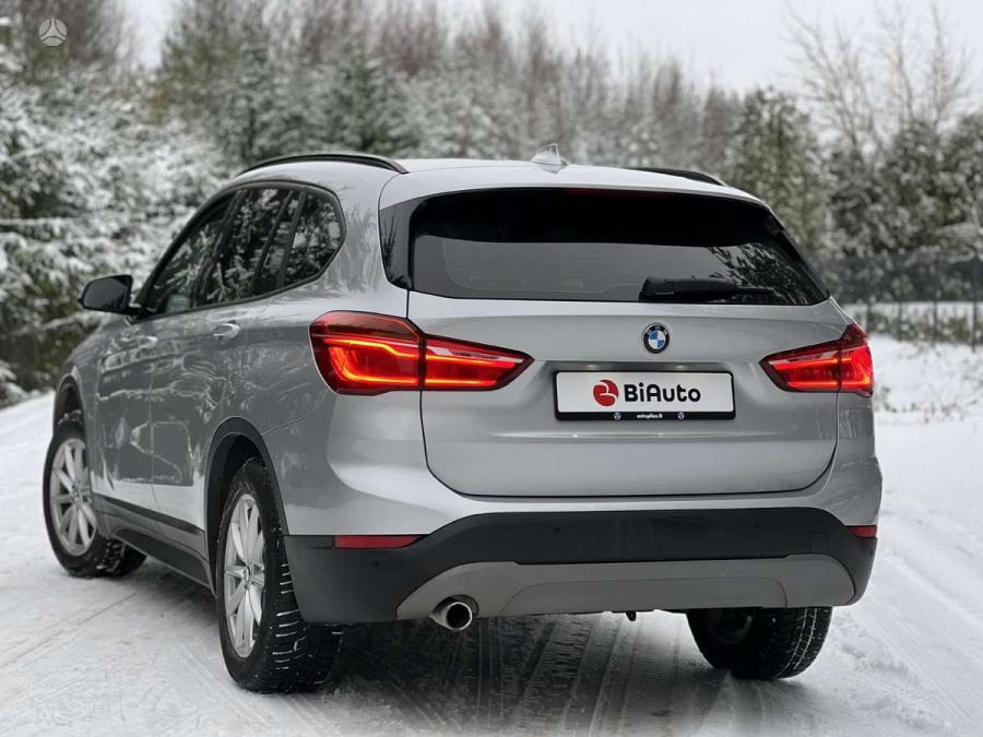 Grey BMW X1 2017 in Utena, with an engine capacity of 2.00 L and mileage of 299 thousand km for 12250 €, photo 16 on AUTOMOTO.COM.LV