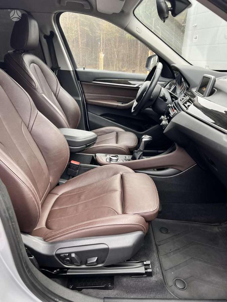Grey BMW X1 2017 in Utena, with an engine capacity of 2.00 L and mileage of 299 thousand km for 12250 €, photo 28 on AUTOMOTO.COM.LV