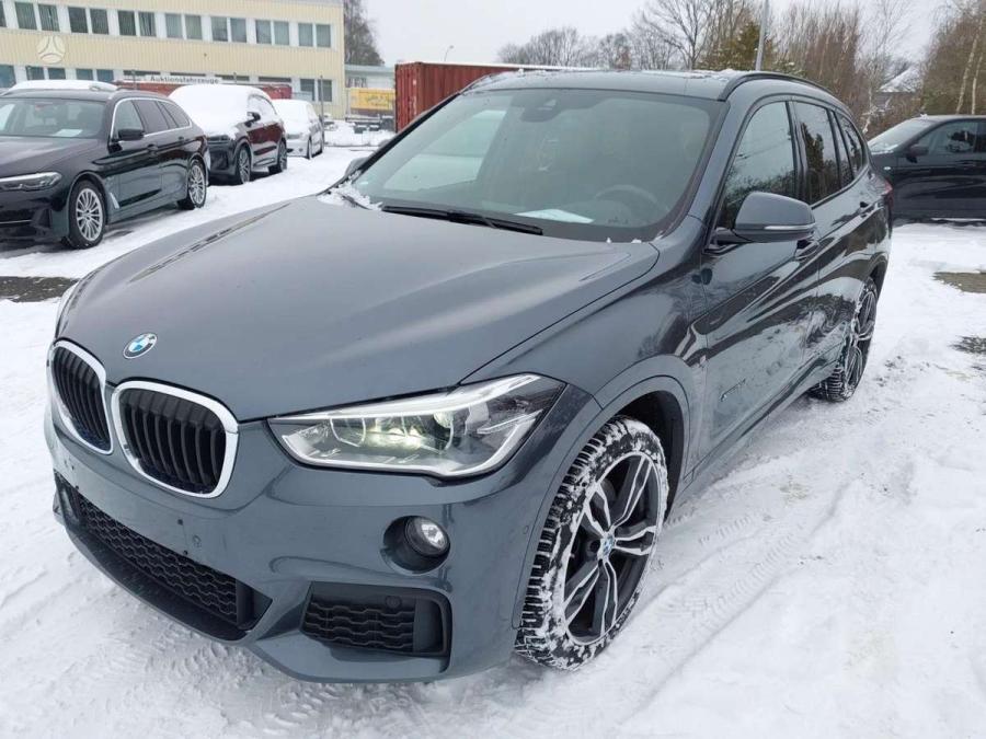 Grey BMW X1 2017 in Vilnius, with an engine capacity of 2.00 L and mileage of 192 thousand km for 16800 €, photo 1 on AUTOMOTO.COM.LV