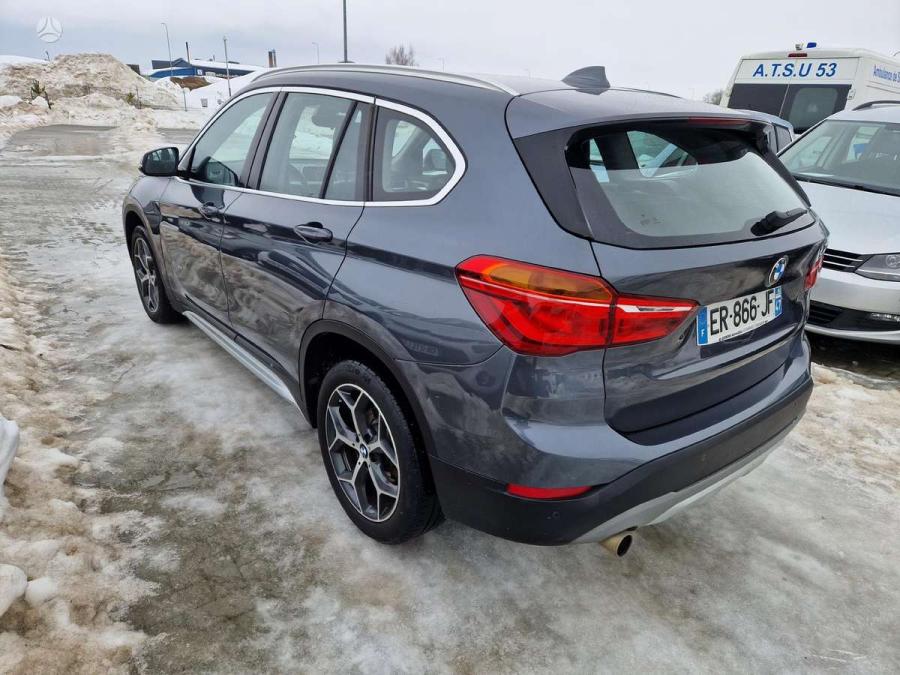 Grey BMW X1 2017 in Taurage, with an engine capacity of 2.00 L and mileage of 211 thousand km for 12900 €, photo 6 on AUTOMOTO.COM.LV