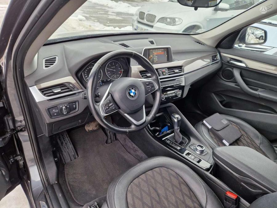 Grey BMW X1 2017 in Taurage, with an engine capacity of 2.00 L and mileage of 211 thousand km for 12900 €, photo 10 on AUTOMOTO.COM.LV