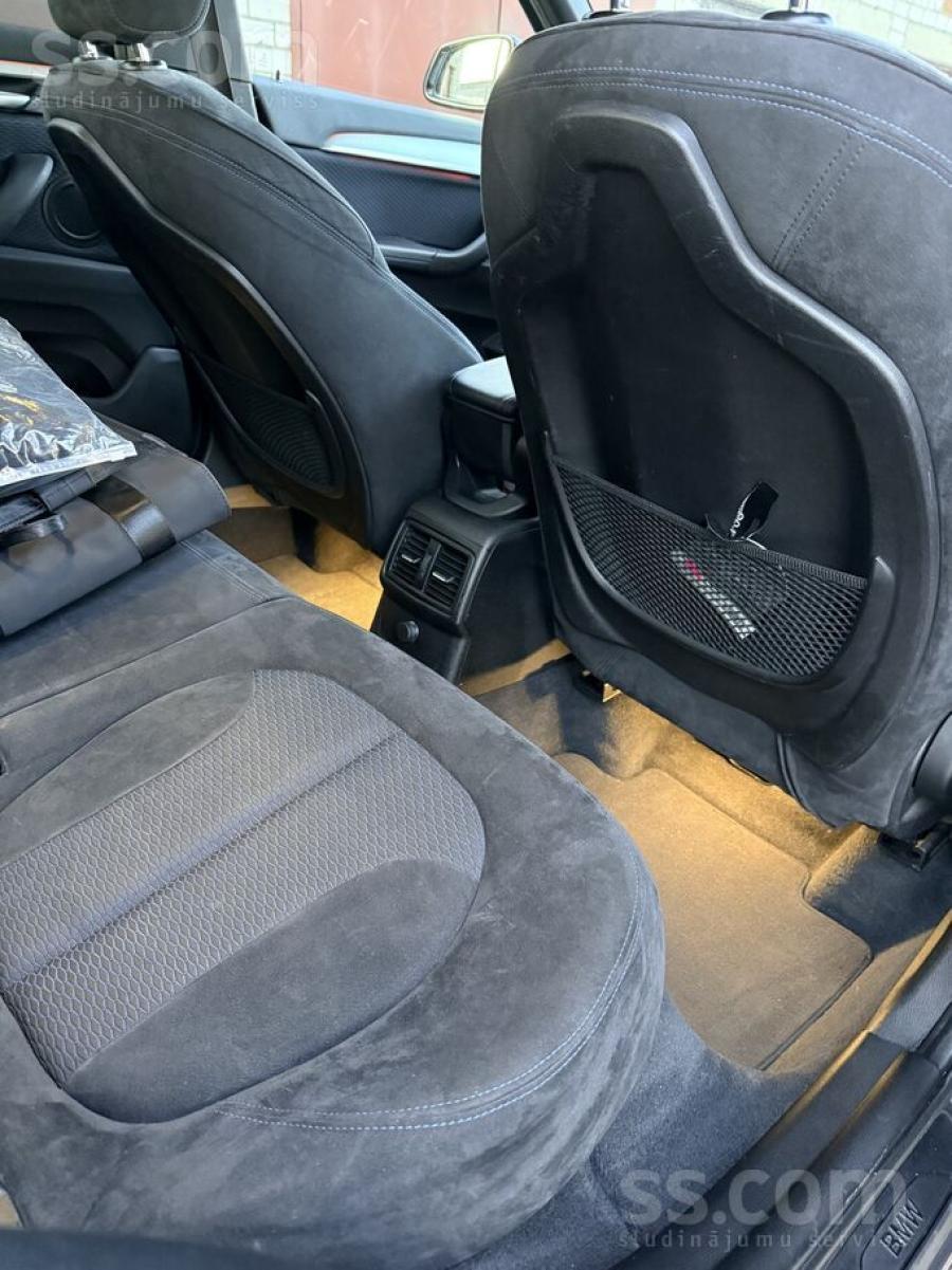 Grey BMW X1 2017 in Riga, with an engine capacity of 2.00 L and mileage of 217 thousand km for 17000 €, photo 11 on AUTOMOTO.COM.LV