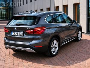 Grey BMW X1 2017 in Riga, with an engine capacity of 2.00 L and mileage of 239 thousand km for 13395 €, photo 4 on AUTOMOTO.COM.LV