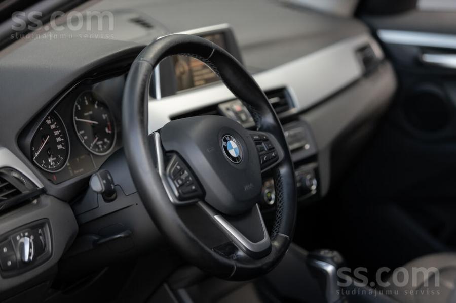 Grey BMW X1 2017 in Jelgava, with an engine capacity of 2.00 L and mileage of 195 thousand km for 14600 €, photo 9 on AUTOMOTO.COM.LV