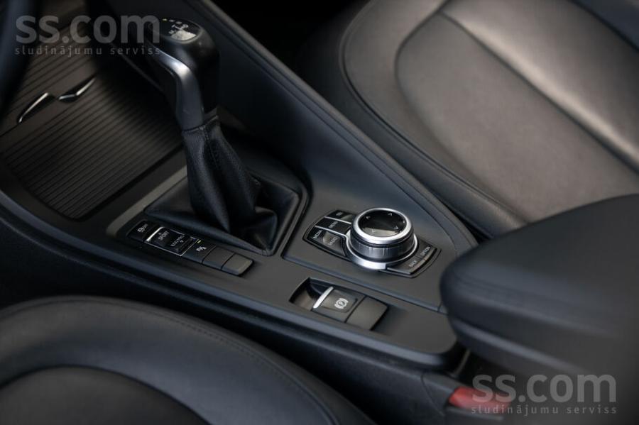 Grey BMW X1 2017 in Jelgava, with an engine capacity of 2.00 L and mileage of 195 thousand km for 14600 €, photo 10 on AUTOMOTO.COM.LV
