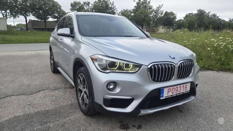 Grey BMW X1 2017 in Klaipeda, with an engine capacity of 2.00 L and mileage of 164 thousand km for 12999 €, photo 3 on AUTOMOTO.COM.LV