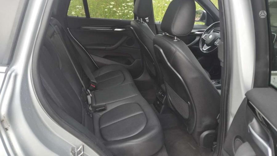 Grey BMW X1 2017 in Klaipeda, with an engine capacity of 2.00 L and mileage of 164 thousand km for 12999 €, photo 12 on AUTOMOTO.COM.LV