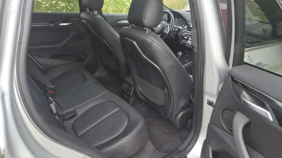 Grey BMW X1 2017 in Klaipeda, with an engine capacity of 2.00 L and mileage of 164 thousand km for 12999 €, photo 13 on AUTOMOTO.COM.LV
