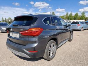 Grey BMW X1 2017 in Utena, with an engine capacity of 2.00 L and mileage of 298 thousand km for 9400 €, photo 6 on AUTOMOTO.COM.LV