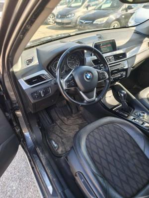 Grey BMW X1 2017 in Utena, with an engine capacity of 2.00 L and mileage of 298 thousand km for 9400 €, photo 7 on AUTOMOTO.COM.LV