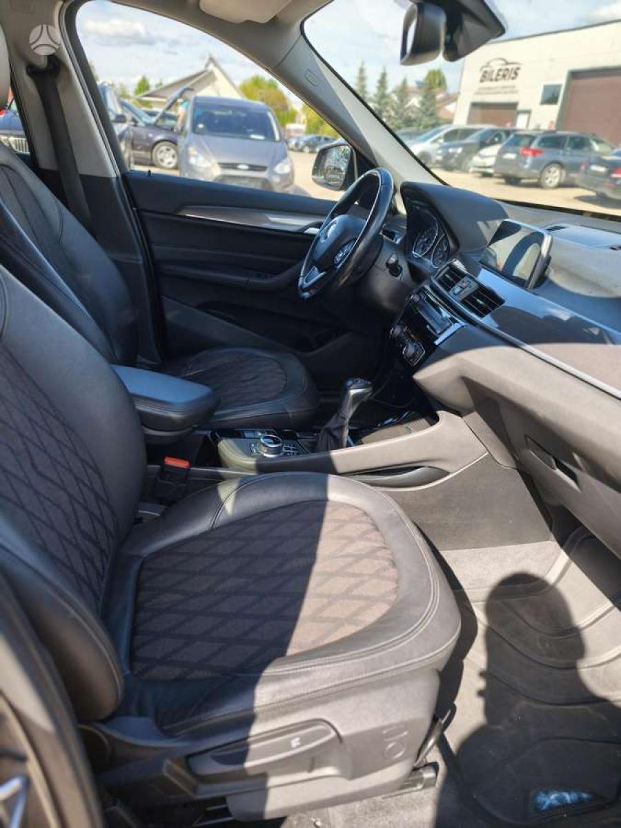 Grey BMW X1 2017 in Utena, with an engine capacity of 2.00 L and mileage of 298 thousand km for 9400 €, photo 8 on AUTOMOTO.COM.LV
