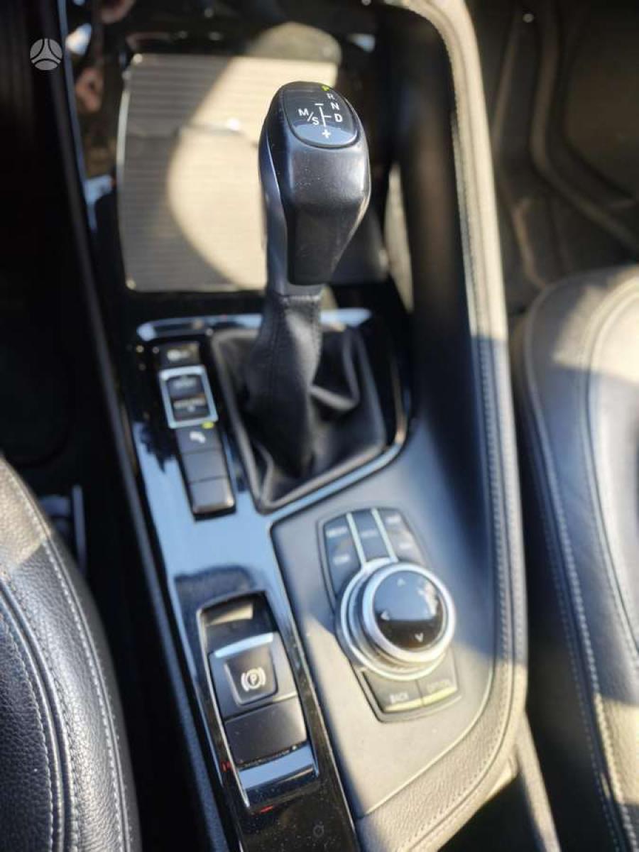 Grey BMW X1 2017 in Utena, with an engine capacity of 2.00 L and mileage of 298 thousand km for 9400 €, photo 10 on AUTOMOTO.COM.LV