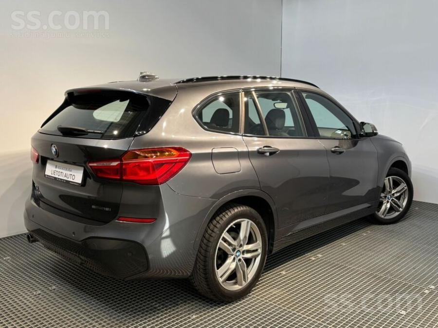 Pelēks BMW X1 2018 Rīga, ar dzinēja tilpumu 1.50 L un nobraukumu 159 tūkst. km par 19100 €, foto 3 vietnē AUTOMOTO.COM.LV