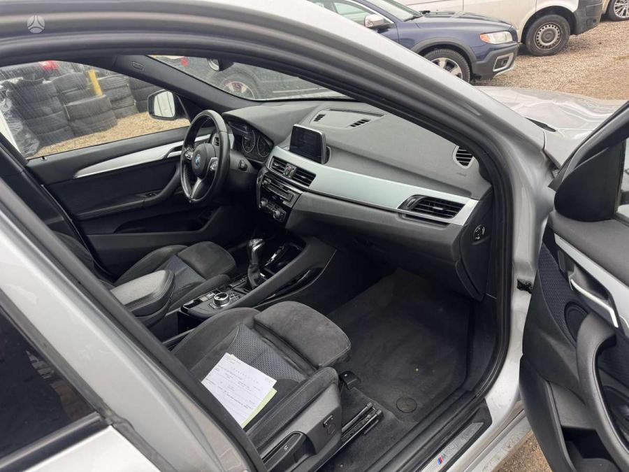 Grey BMW X1 2018 in Vilnius, with an engine capacity of 2.00 L and mileage of 250 thousand km for 12650 €, photo 5 on AUTOMOTO.COM.LV