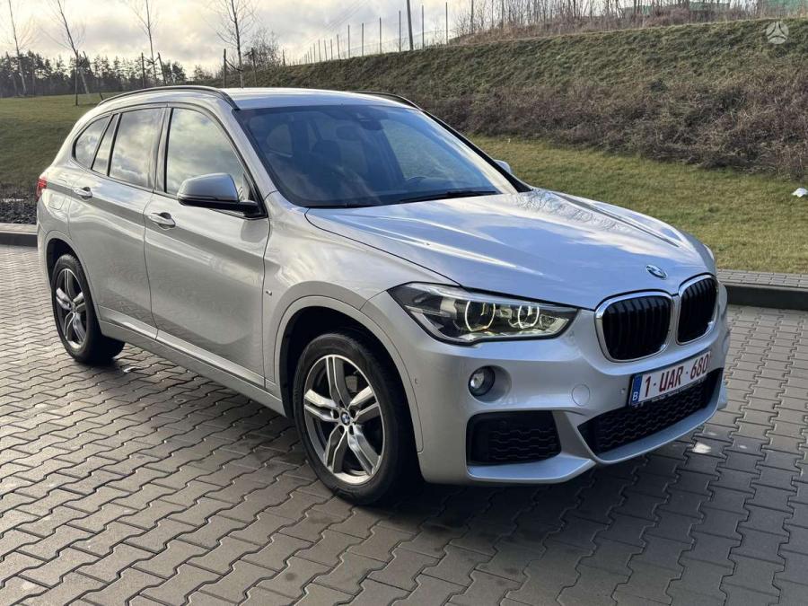 Grey BMW X1 2018 in Vilnius, with an engine capacity of 2.00 L and mileage of 260 thousand km for 13250 €, photo 3 on AUTOMOTO.COM.LV