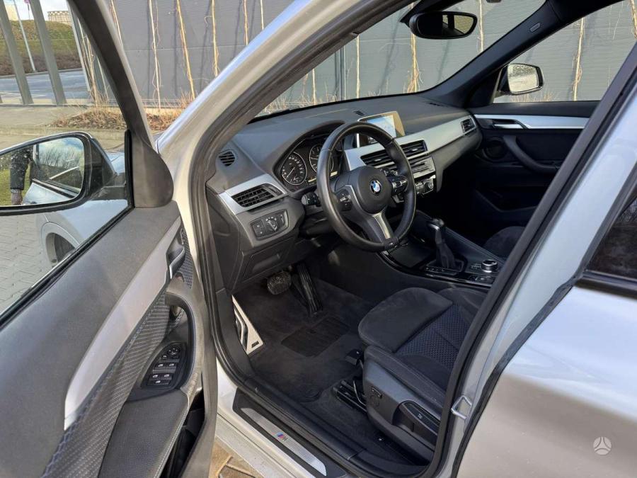 Grey BMW X1 2018 in Vilnius, with an engine capacity of 2.00 L and mileage of 260 thousand km for 13250 €, photo 9 on AUTOMOTO.COM.LV