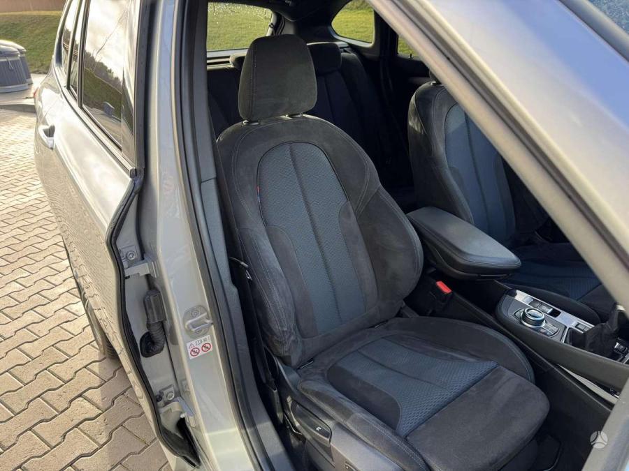 Grey BMW X1 2018 in Vilnius, with an engine capacity of 2.00 L and mileage of 260 thousand km for 13250 €, photo 11 on AUTOMOTO.COM.LV