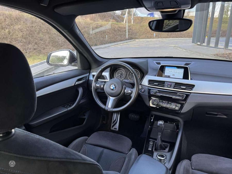 Grey BMW X1 2018 in Vilnius, with an engine capacity of 2.00 L and mileage of 260 thousand km for 13250 €, photo 12 on AUTOMOTO.COM.LV