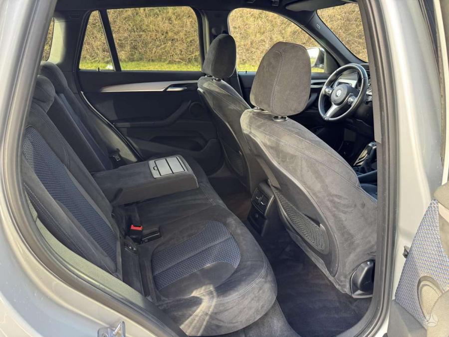 Grey BMW X1 2018 in Vilnius, with an engine capacity of 2.00 L and mileage of 260 thousand km for 13250 €, photo 21 on AUTOMOTO.COM.LV