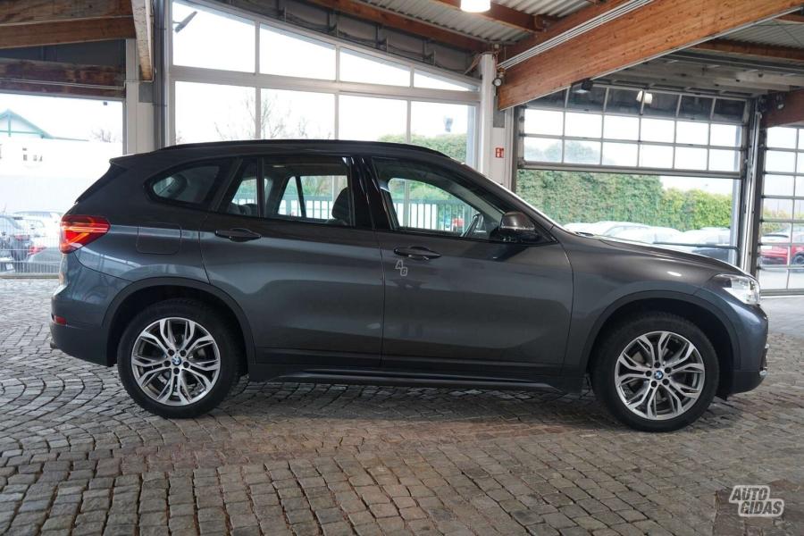 Grey BMW X1 2018 in Kaunas, with an engine capacity of 2.00 L and mileage of 59 thousand km for 26510 €, photo 6 on AUTOMOTO.COM.LV
