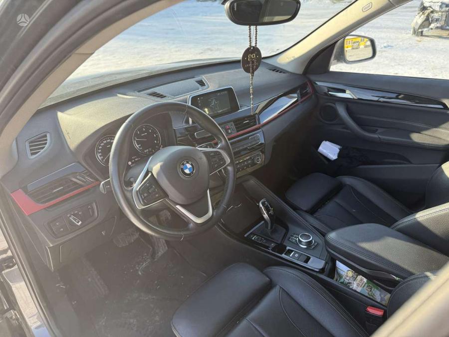 Pelēks BMW X1 2018 Kaišiadorys, ar dzinēja tilpumu 2.00 L un nobraukumu 108 tūkst. km par 18400 €, foto 5 vietnē AUTOMOTO.COM.LV
