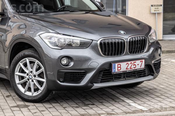 Grey BMW X1 2018 in Jelgava, with an engine capacity of 1.50 L and mileage of 204 thousand km for 12990 €, photo 5 on AUTOMOTO.COM.LV