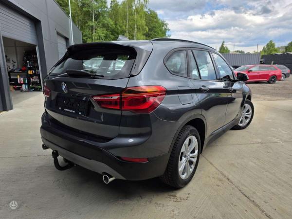 Grey BMW X1 2018 in Utena, with an engine capacity of 2.00 L and mileage of 271 thousand km for 12490 €, photo 4 on AUTOMOTO.COM.LV