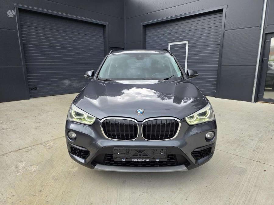 Grey BMW X1 2018 in Utena, with an engine capacity of 2.00 L and mileage of 271 thousand km for 12490 €, photo 6 on AUTOMOTO.COM.LV