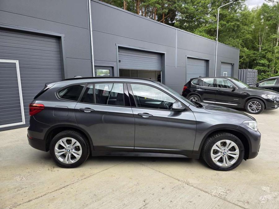 Grey BMW X1 2018 in Utena, with an engine capacity of 2.00 L and mileage of 271 thousand km for 12490 €, photo 7 on AUTOMOTO.COM.LV