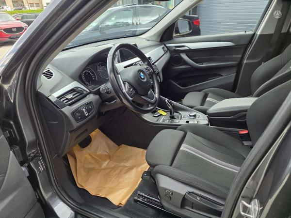 Grey BMW X1 2018 in Utena, with an engine capacity of 2.00 L and mileage of 271 thousand km for 12490 €, photo 9 on AUTOMOTO.COM.LV