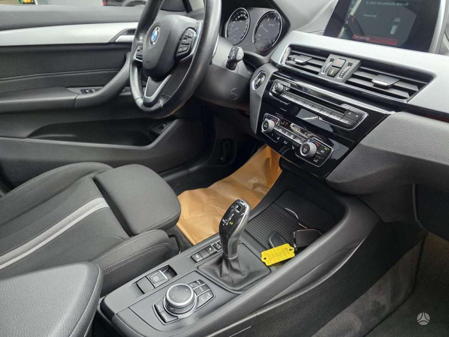 Grey BMW X1 2018 in Utena, with an engine capacity of 2.00 L and mileage of 271 thousand km for 12490 €, photo 16 on AUTOMOTO.COM.LV