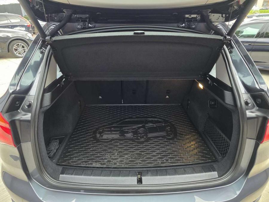Grey BMW X1 2018 in Utena, with an engine capacity of 2.00 L and mileage of 271 thousand km for 12490 €, photo 21 on AUTOMOTO.COM.LV