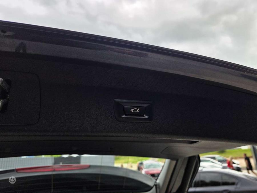 Grey BMW X1 2018 in Utena, with an engine capacity of 2.00 L and mileage of 271 thousand km for 12490 €, photo 22 on AUTOMOTO.COM.LV