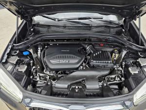 Grey BMW X1 2018 in Utena, with an engine capacity of 2.00 L and mileage of 271 thousand km for 12490 €, photo 25 on AUTOMOTO.COM.LV