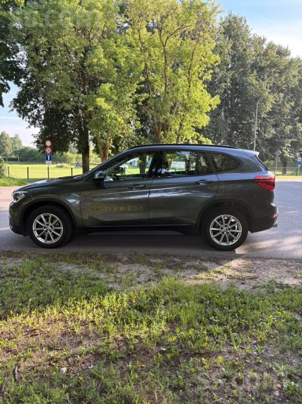 Grey BMW X1 2018 in Ogre, with an engine capacity of 1.50 L and mileage of 196 thousand km for 15000 €, photo 6 on AUTOMOTO.COM.LV